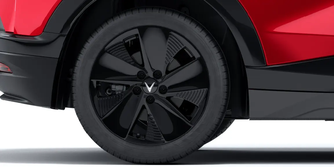 VinFast VF 7 | Electric SUV, Long Range & Smart Features